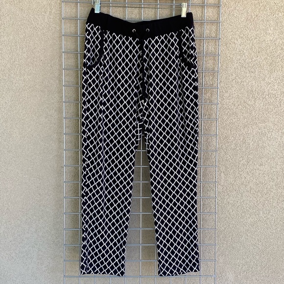 Jones New York | Pants & Jumpsuits | Diamond Pattern Mid Rise Capri ...